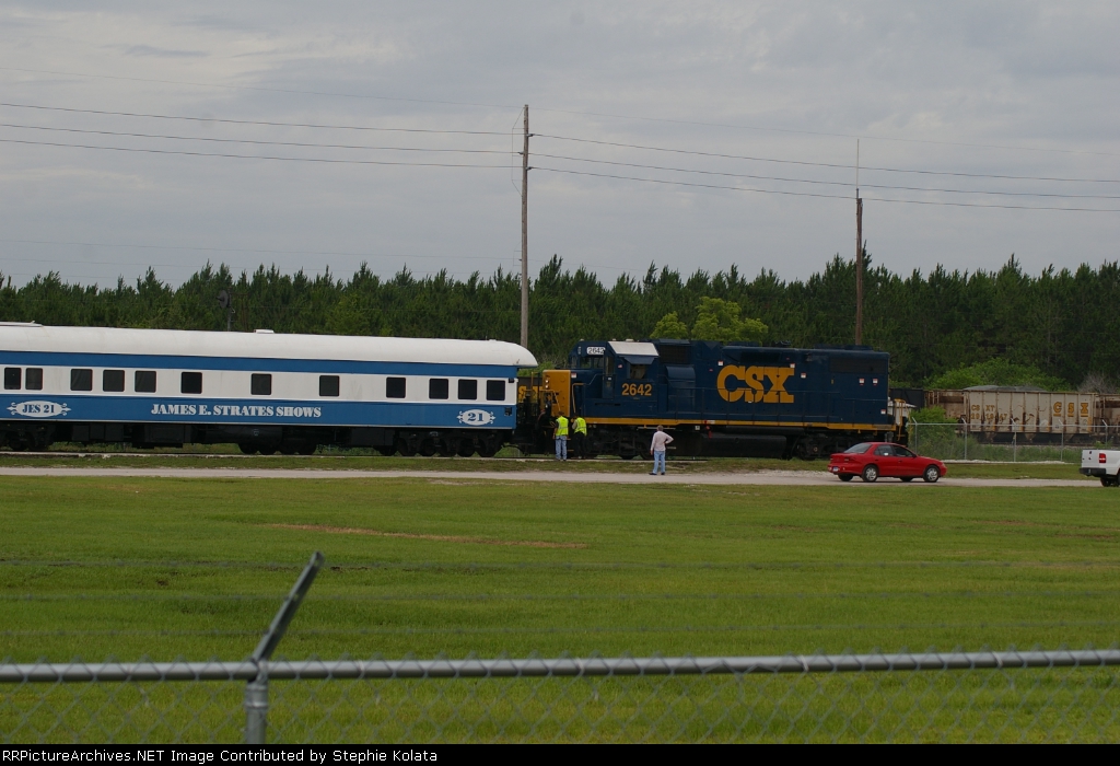 CSX 2642 POWER TO SWITCH JES TRAIN